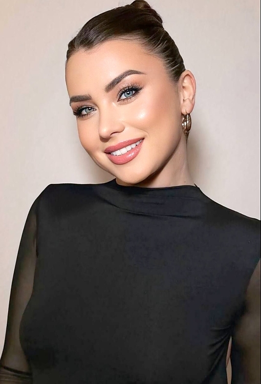 Doctor dating site - meet single Eastern European female doctors online